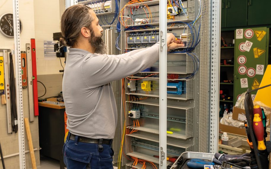 IAB-Solutions: Technikbegeisterte Senkrechtstarter - Regio Manager